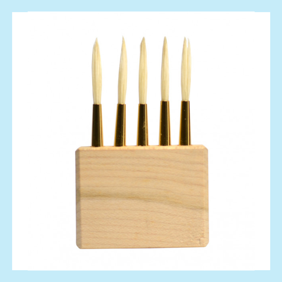 Specialist decorating brushes for many techniques